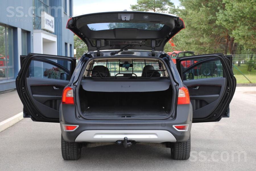 Melns Volvo XC70 2010 Rīga, ar dzinēja tilpumu 2.40 L un nobraukumu 303 tūkst. km par 7490 €, foto 9 vietnē AUTOMOTO.COM.LV