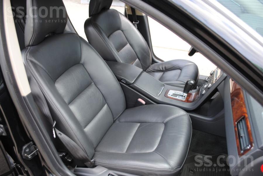 Melns Volvo XC70 2010 Rīga, ar dzinēja tilpumu 2.40 L un nobraukumu 303 tūkst. km par 7490 €, foto 15 vietnē AUTOMOTO.COM.LV