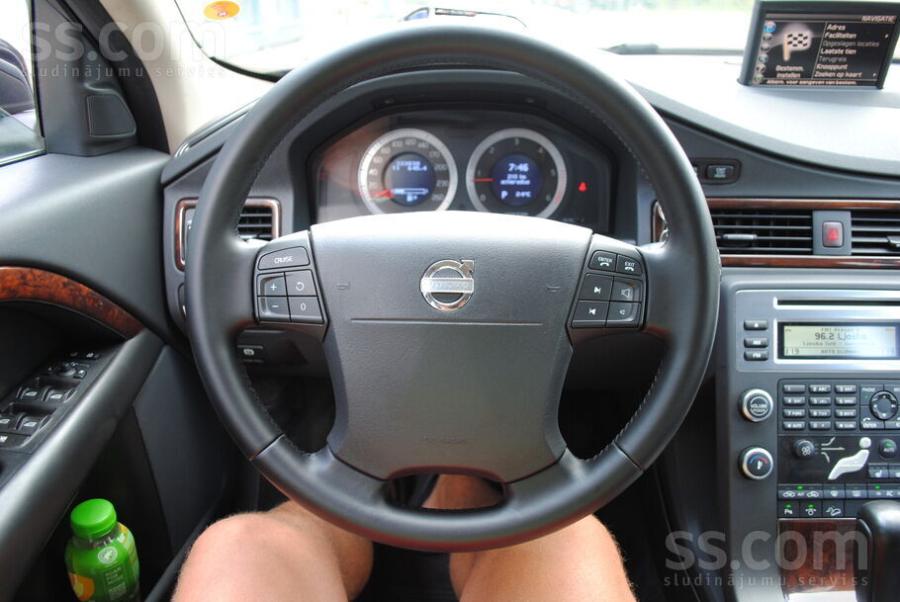 Melns Volvo XC70 2010 Rīga, ar dzinēja tilpumu 2.40 L un nobraukumu 303 tūkst. km par 7490 €, foto 28 vietnē AUTOMOTO.COM.LV