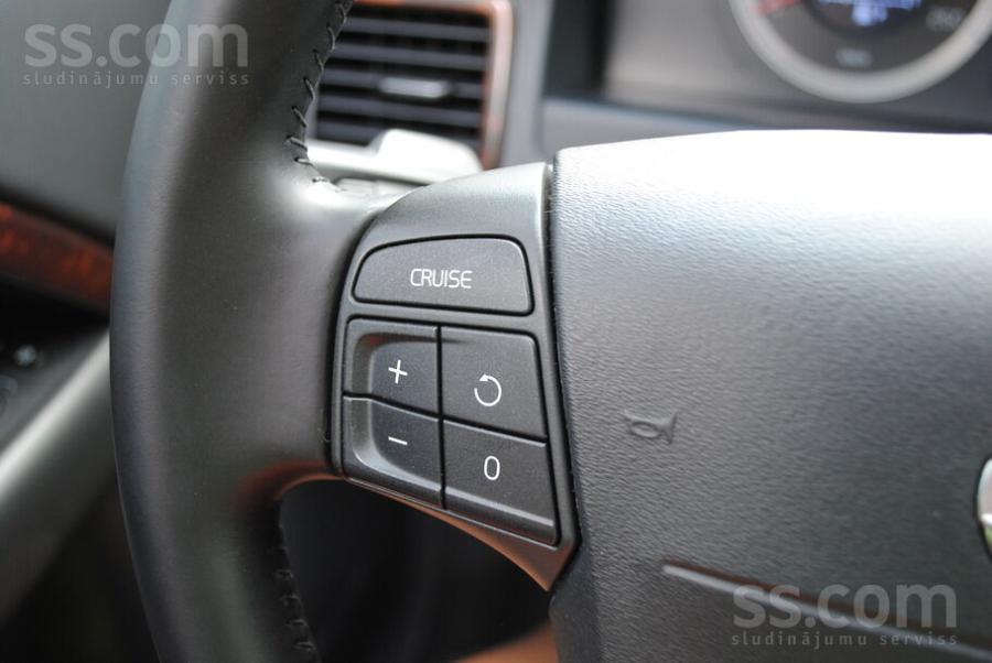 Melns Volvo XC70 2010 Rīga, ar dzinēja tilpumu 2.40 L un nobraukumu 303 tūkst. km par 7490 €, foto 29 vietnē AUTOMOTO.COM.LV