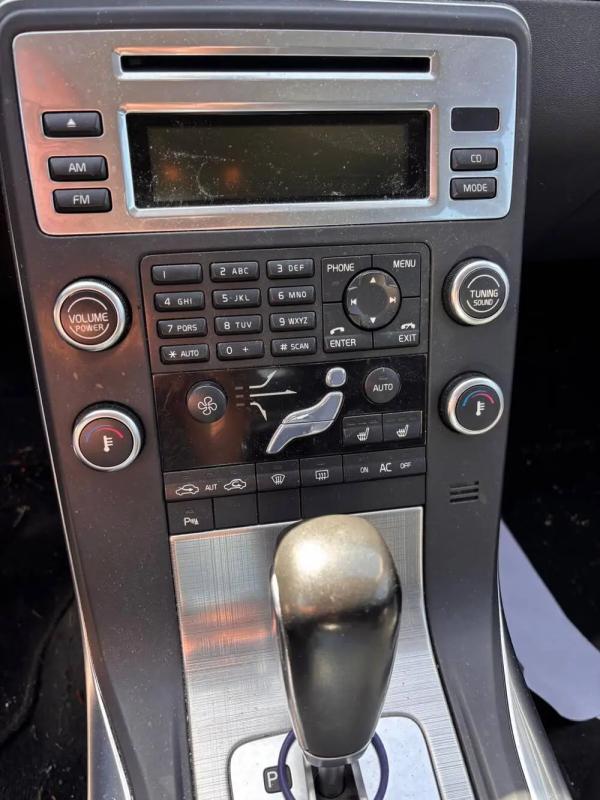 Melns Volvo XC70 2010 Jūrmala, ar dzinēja tilpumu 2.00 L un nobraukumu 359 tūkst. km par 7850 €, foto 5 vietnē AUTOMOTO.COM.LV