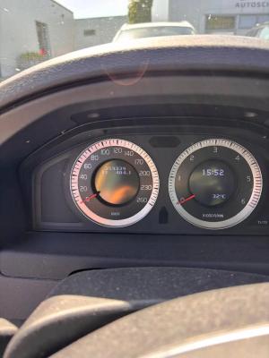 Black Volvo XC70 2010 in Jurmala, with an engine capacity of 2.00 L and mileage of 359 thousand km for 7850 €, photo 7 on AUTOMOTO.COM.LV