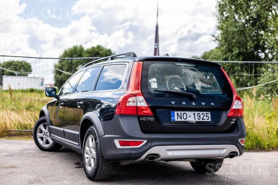 Melns Volvo XC70 2010 Rīga, ar dzinēja tilpumu 2.40 L un nobraukumu 278 tūkst. km par 7290 €, foto 7 vietnē AUTOMOTO.COM.LV