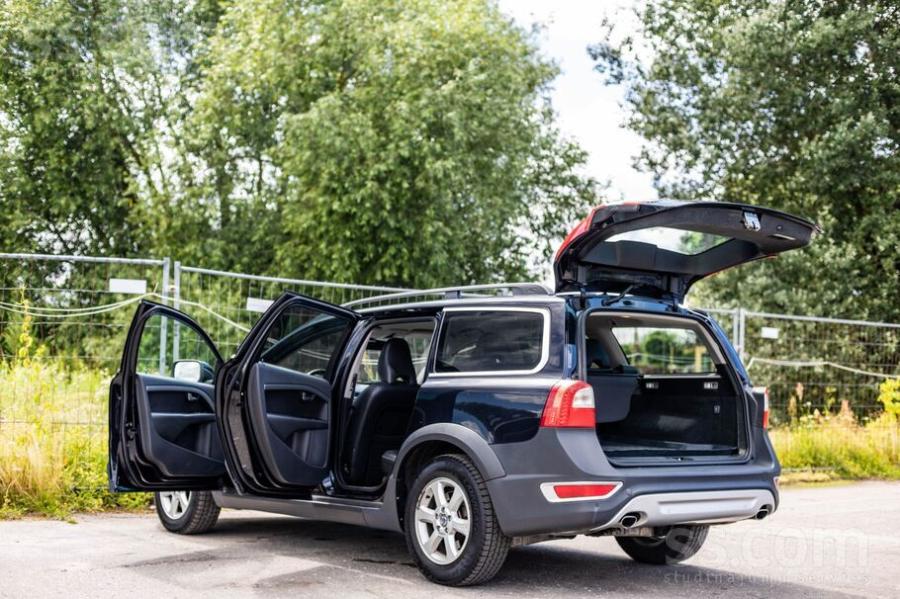 Melns Volvo XC70 2010 Rīga, ar dzinēja tilpumu 2.40 L un nobraukumu 278 tūkst. km par 7290 €, foto 10 vietnē AUTOMOTO.COM.LV