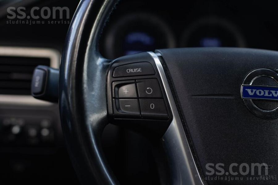 Melns Volvo XC70 2010 Rīga, ar dzinēja tilpumu 2.40 L un nobraukumu 278 tūkst. km par 7290 €, foto 16 vietnē AUTOMOTO.COM.LV