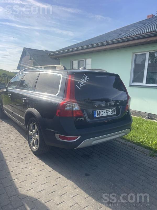 Melns Volvo XC70 2010 Rīga, ar dzinēja tilpumu 2.40 L un nobraukumu 344 tūkst. km par 5800 €, foto 3 vietnē AUTOMOTO.COM.LV
