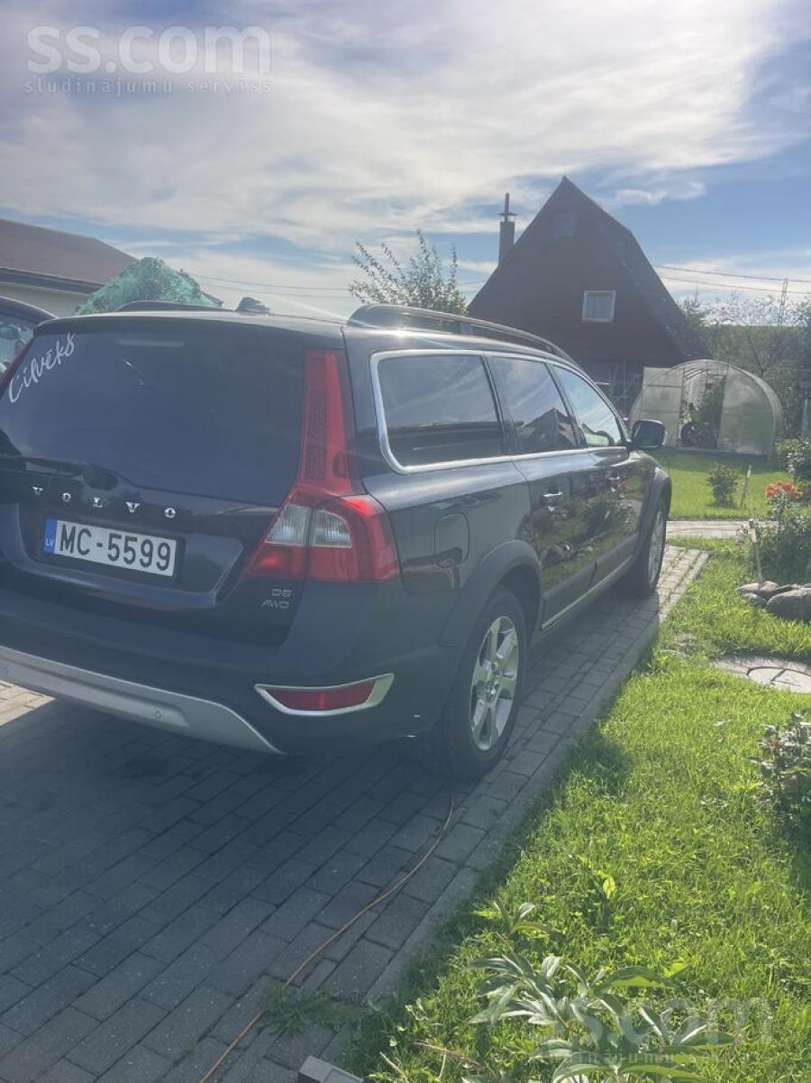 Melns Volvo XC70 2010 Rīga, ar dzinēja tilpumu 2.40 L un nobraukumu 344 tūkst. km par 5800 €, foto 5 vietnē AUTOMOTO.COM.LV