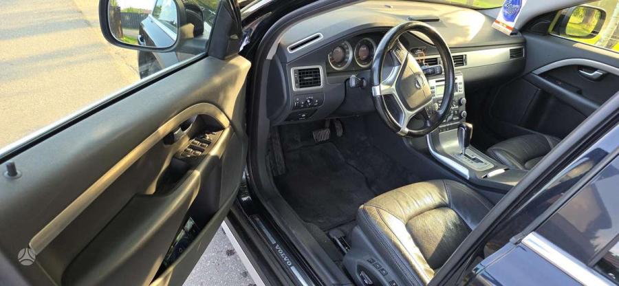 Melns Volvo XC70 2010 Viļņa, ar dzinēja tilpumu 2.40 L un nobraukumu 277 tūkst. km par 7300 €, foto 16 vietnē AUTOMOTO.COM.LV
