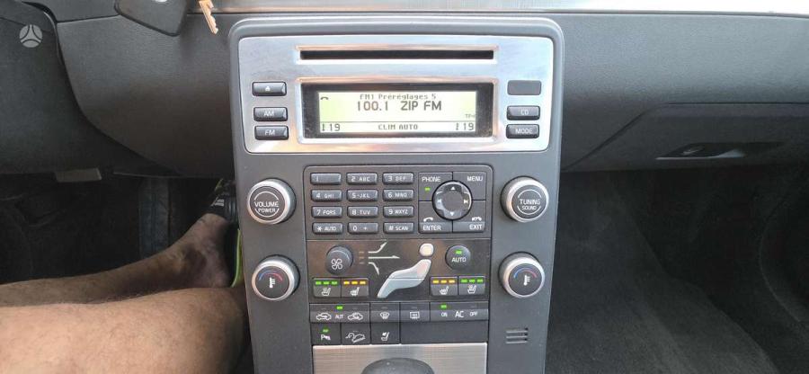 Melns Volvo XC70 2010 Viļņa, ar dzinēja tilpumu 2.40 L un nobraukumu 277 tūkst. km par 7300 €, foto 20 vietnē AUTOMOTO.COM.LV