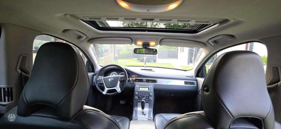Melns Volvo XC70 2010 Viļņa, ar dzinēja tilpumu 2.40 L un nobraukumu 277 tūkst. km par 7300 €, foto 28 vietnē AUTOMOTO.COM.LV