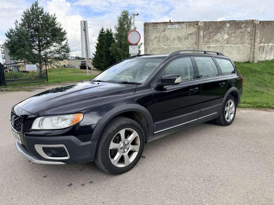 Melns Volvo XC70 2010 Šilalė, ar dzinēja tilpumu 2.40 L un nobraukumu 190 tūkst. km par 2600 €, foto 3 vietnē AUTOMOTO.COM.LV