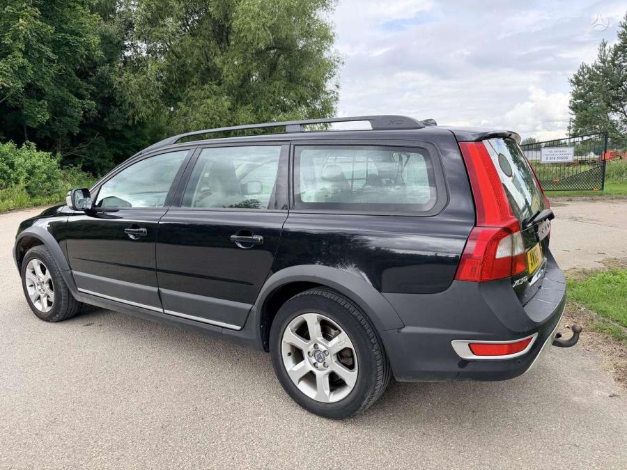 Melns Volvo XC70 2010 Šilalė, ar dzinēja tilpumu 2.40 L un nobraukumu 190 tūkst. km par 2600 €, foto 4 vietnē AUTOMOTO.COM.LV