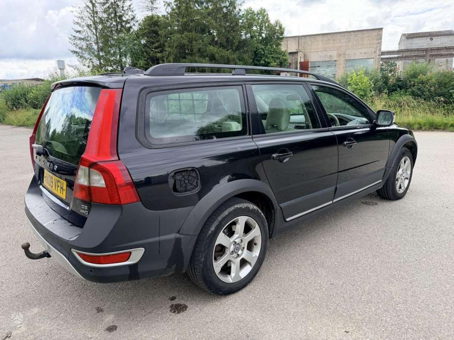 Melns Volvo XC70 2010 Šilalė, ar dzinēja tilpumu 2.40 L un nobraukumu 190 tūkst. km par 2600 €, foto 6 vietnē AUTOMOTO.COM.LV