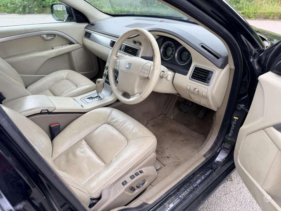 Melns Volvo XC70 2010 Šilalė, ar dzinēja tilpumu 2.40 L un nobraukumu 190 tūkst. km par 2600 €, foto 8 vietnē AUTOMOTO.COM.LV