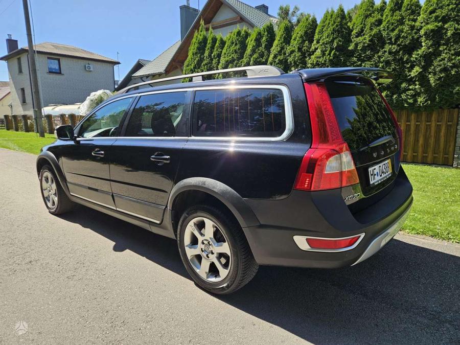 Melns Volvo XC70 2010 Marijampole, ar dzinēja tilpumu 1.98 L un nobraukumu 340 tūkst. km par 6500 €, foto 5 vietnē AUTOMOTO.COM.LV
