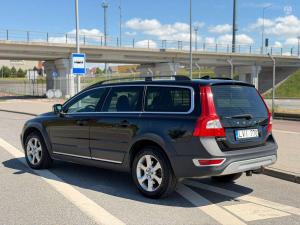 Black Volvo XC70 2010 in Klaipeda, with an engine capacity of 2.00 L and mileage of 293 thousand km for 6000 €, photo 3 on AUTOMOTO.COM.LV
