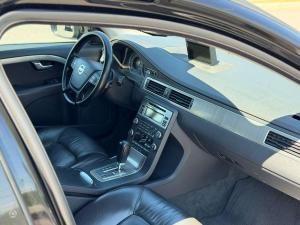 Black Volvo XC70 2010 in Klaipeda, with an engine capacity of 2.00 L and mileage of 293 thousand km for 6000 €, photo 5 on AUTOMOTO.COM.LV