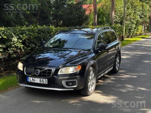 Melns Volvo XC70 2010 Rīga, ar dzinēja tilpumu 2.40 L un nobraukumu 270 tūkst. km par 5900 €, foto  vietnē AUTOMOTO.COM.LV
