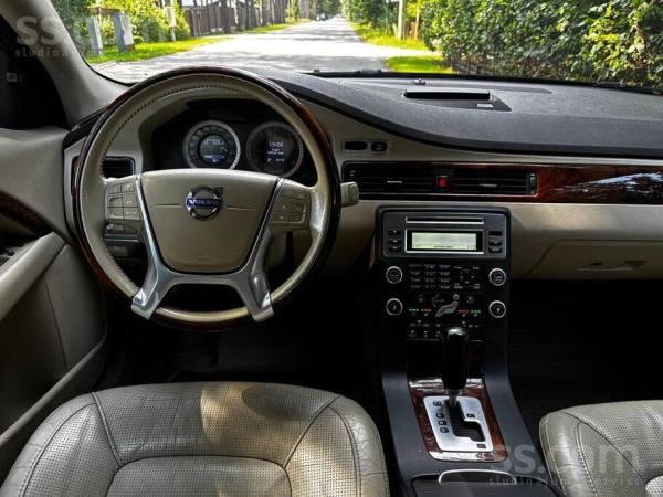 Melns Volvo XC70 2010 Rīga, ar dzinēja tilpumu 2.40 L un nobraukumu 270 tūkst. km par 5900 €, foto 9 vietnē AUTOMOTO.COM.LV