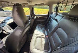 Melns Volvo XC70 2010 Liepāja, ar dzinēja tilpumu 2.40 L un nobraukumu 279 tūkst. km par 10200 €, foto 7 vietnē AUTOMOTO.COM.LV