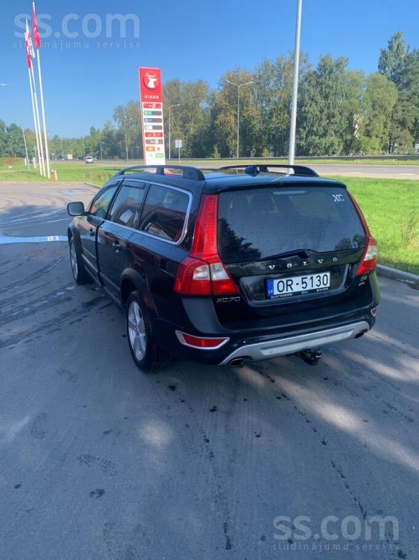 Melns Volvo XC70 2010 Rīga, ar dzinēja tilpumu 2.40 L un nobraukumu 268 tūkst. km par 5400 €, foto 8 vietnē AUTOMOTO.COM.LV