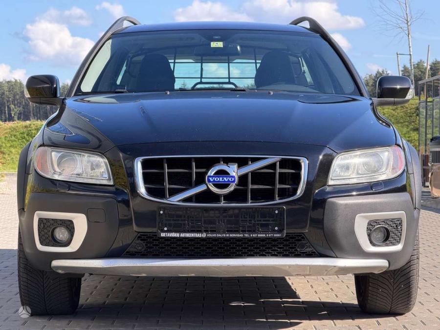 Black Volvo XC70 2010 in Vilnius, with an engine capacity of 2.40 L and mileage of 280 thousand km for 8300 €, photo 3 on AUTOMOTO.COM.LV