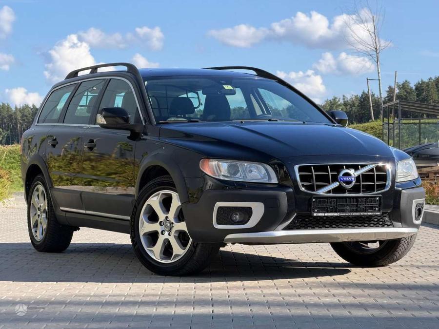 Black Volvo XC70 2010 in Vilnius, with an engine capacity of 2.40 L and mileage of 280 thousand km for 8300 €, photo 4 on AUTOMOTO.COM.LV