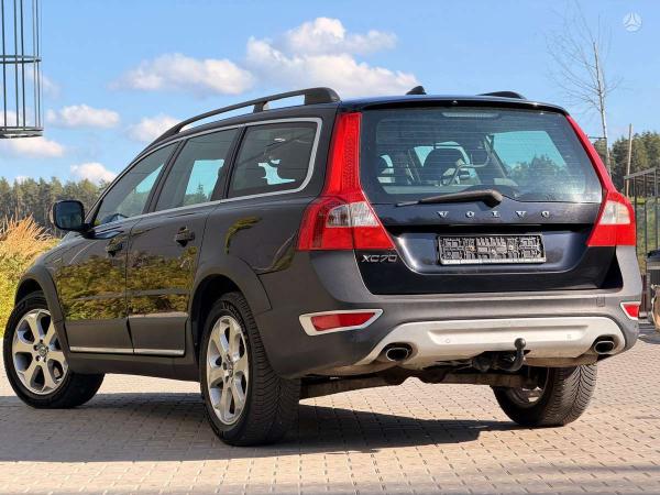 Melns Volvo XC70 2010 Viļņa, ar dzinēja tilpumu 2.40 L un nobraukumu 280 tūkst. km par 8300 €, foto 5 vietnē AUTOMOTO.COM.LV