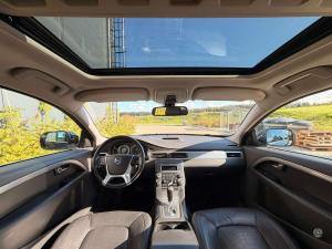 Black Volvo XC70 2010 in Vilnius, with an engine capacity of 2.40 L and mileage of 280 thousand km for 8300 €, photo 10 on AUTOMOTO.COM.LV