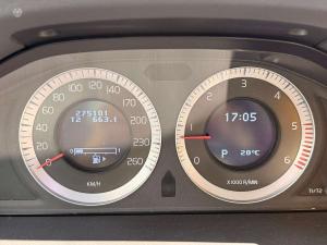 Black Volvo XC70 2010 in Vilnius, with an engine capacity of 2.40 L and mileage of 280 thousand km for 8300 €, photo 12 on AUTOMOTO.COM.LV