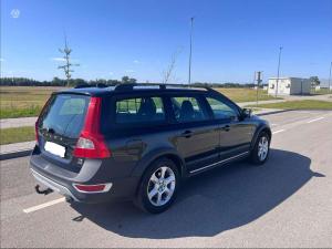 Black Volvo XC70 2010 in Marijampole, with an engine capacity of 2.40 L and mileage of 321 thousand km for 5200 €, photo 5 on AUTOMOTO.COM.LV