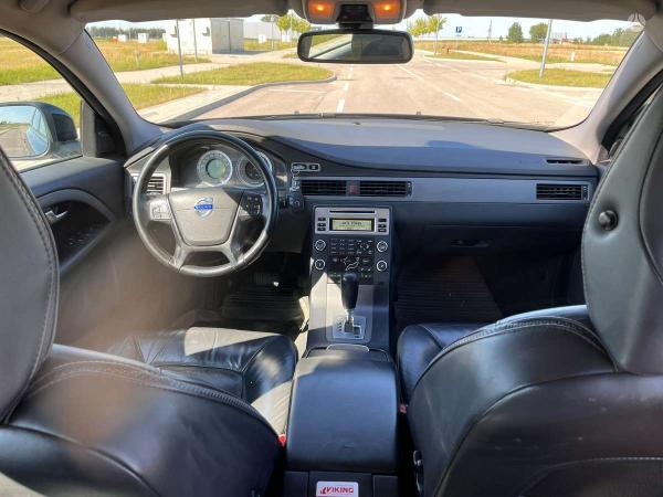 Melns Volvo XC70 2010 Marijampole, ar dzinēja tilpumu 2.40 L un nobraukumu 321 tūkst. km par 5200 €, foto 7 vietnē AUTOMOTO.COM.LV