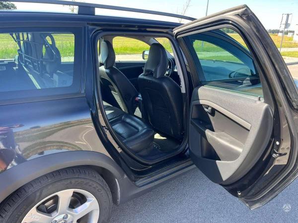 Melns Volvo XC70 2010 Marijampole, ar dzinēja tilpumu 2.40 L un nobraukumu 321 tūkst. km par 5200 €, foto 8 vietnē AUTOMOTO.COM.LV