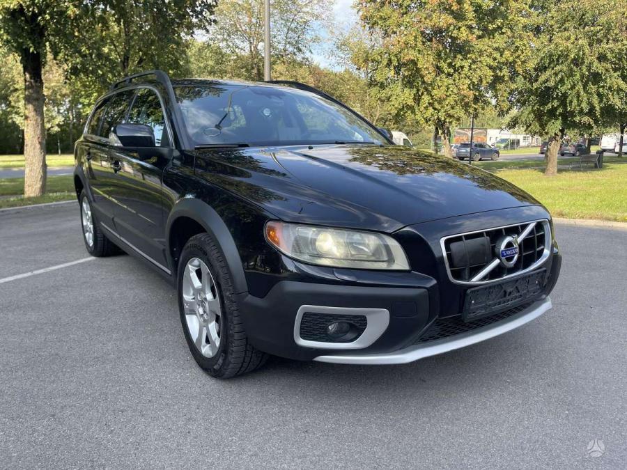 Black Volvo XC70 2010 in Kaunas, with an engine capacity of 1.98 L and mileage of 293 thousand km for 6250 €, photo 1 on AUTOMOTO.COM.LV