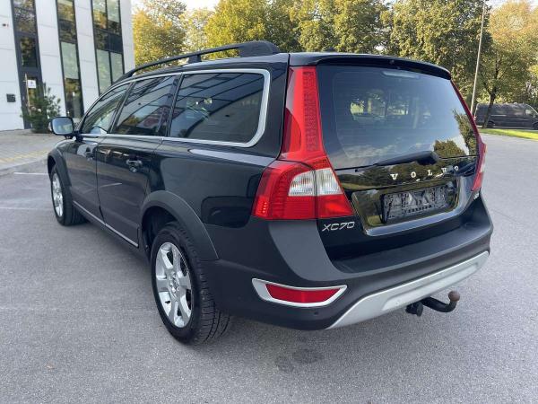Volvo XC70 2010 in Kaunas on AUTOMOTO.COM.LV Black Volvo XC70 2010 in Kaunas, with an engine capacity of 1.98 L and mileage of 293 thousand km for 6250 β¬, photo 10 on AUTOMOTO.COM.LV