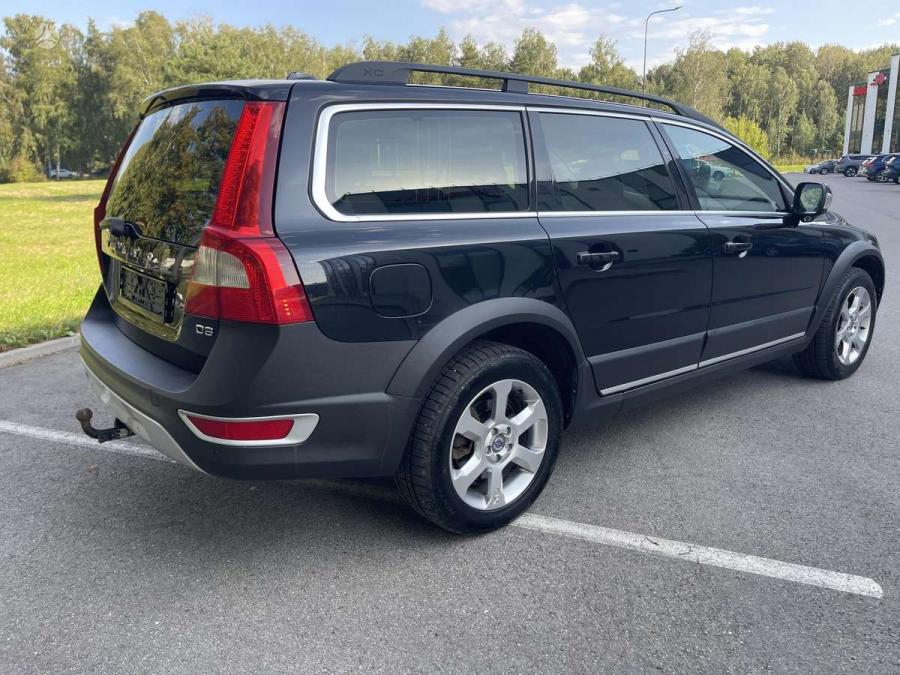 Black Volvo XC70 2010 in Kaunas, with an engine capacity of 1.98 L and mileage of 293 thousand km for 6250 €, photo 15 on AUTOMOTO.COM.LV