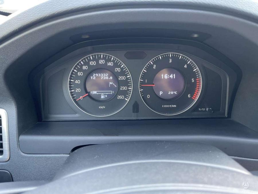 Black Volvo XC70 2010 in Kaunas, with an engine capacity of 1.98 L and mileage of 293 thousand km for 6250 €, photo 20 on AUTOMOTO.COM.LV