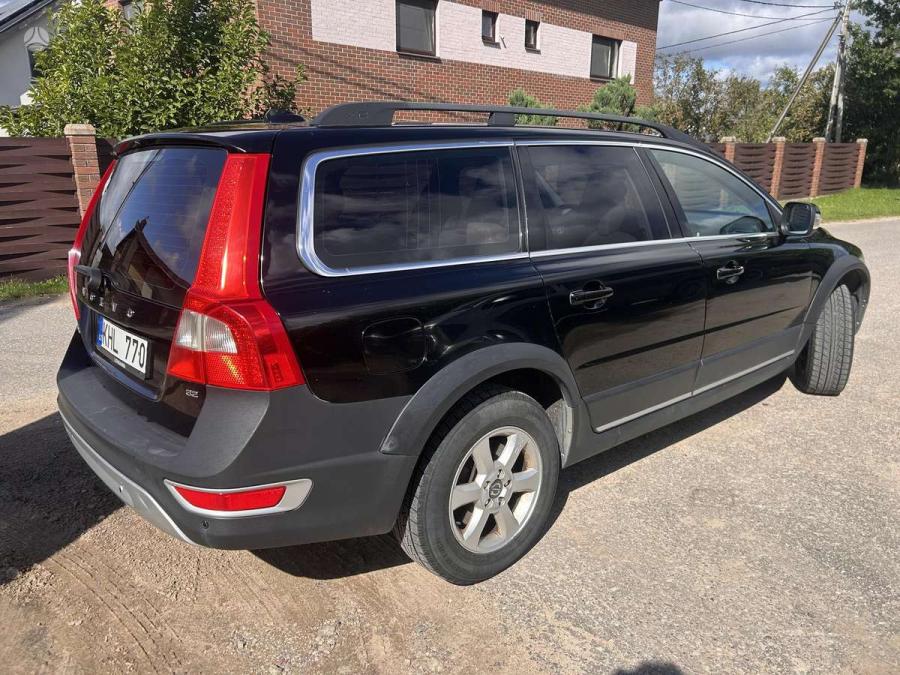 Melns Volvo XC70 2010 Viļņa, ar dzinēja tilpumu 3.19 L un nobraukumu 340 tūkst. km par 6500 €, foto 4 vietnē AUTOMOTO.COM.LV