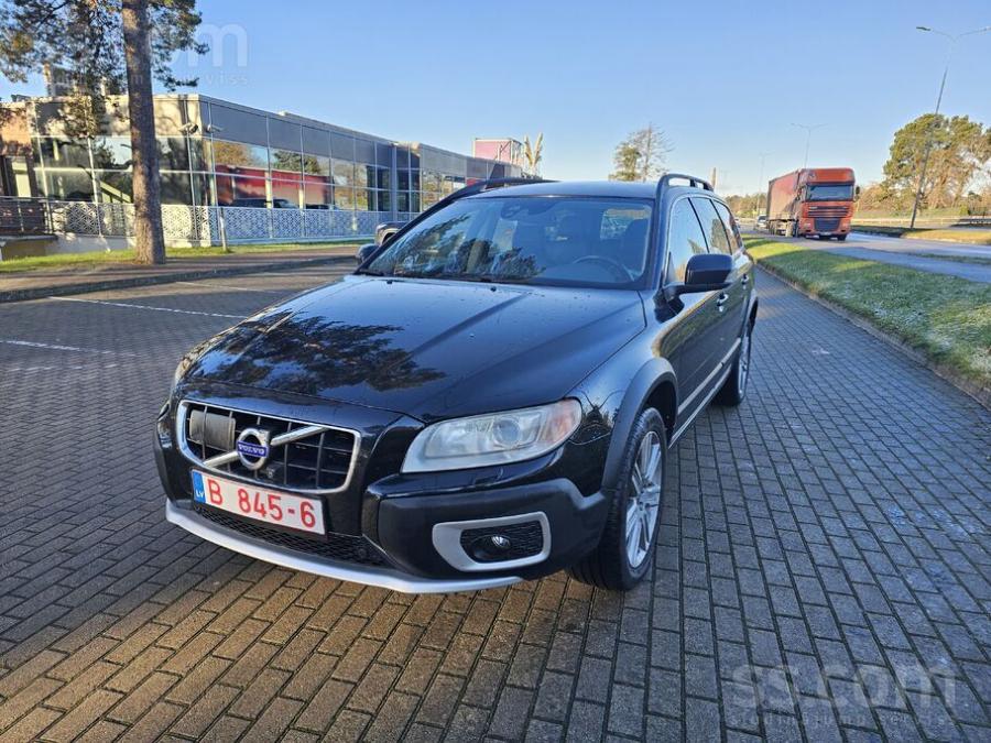 Black Volvo XC70 2011 in Riga, with an engine capacity of 2.40 L and mileage of 0 thousand km for 7590 €, photo 5 on AUTOMOTO.COM.LV