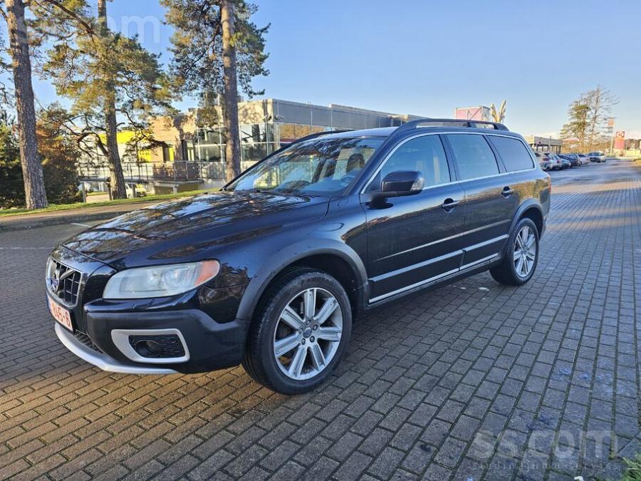 Black Volvo XC70 2011 in Riga, with an engine capacity of 2.40 L and mileage of 0 thousand km for 7590 €, photo 6 on AUTOMOTO.COM.LV