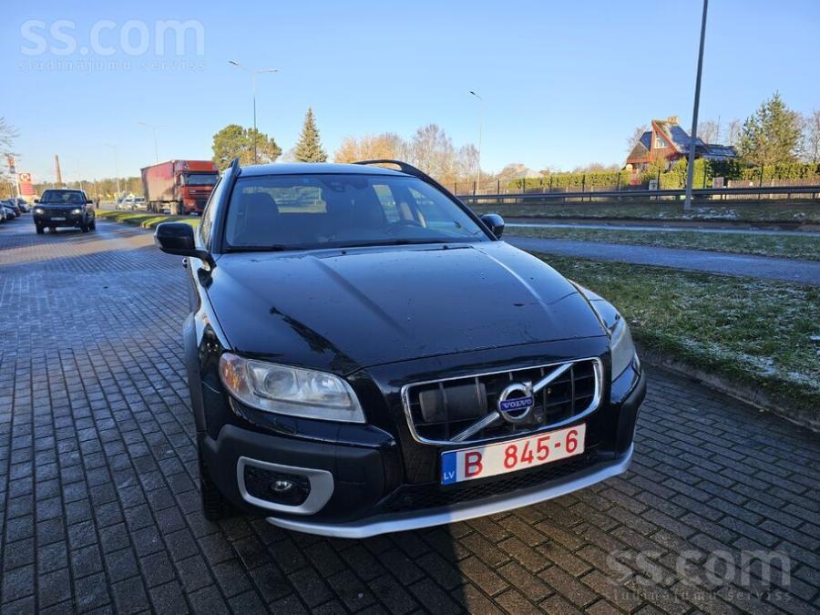 Black Volvo XC70 2011 in Riga, with an engine capacity of 2.40 L and mileage of 0 thousand km for 7590 €, photo 7 on AUTOMOTO.COM.LV