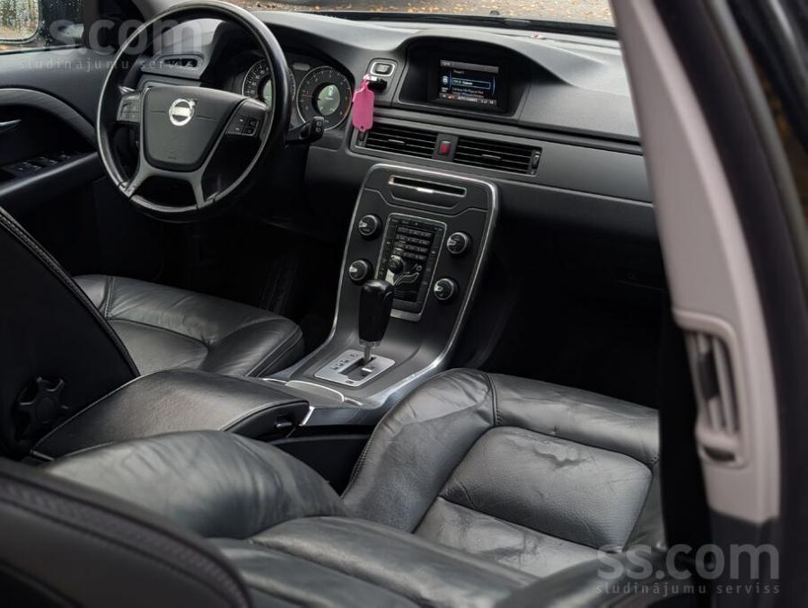 Melns Volvo XC70 2011 Jūrmala, ar dzinēja tilpumu 2.00 L un nobraukumu 0 tūkst. km par 6950 €, foto 12 vietnē AUTOMOTO.COM.LV