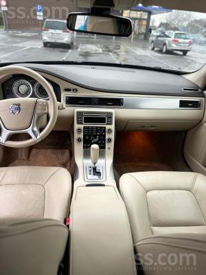 Melns Volvo XC70 2011 Rīga, ar dzinēja tilpumu 2.40 L un nobraukumu 293 tūkst. km par 6900 €, foto 5 vietnē AUTOMOTO.COM.LV