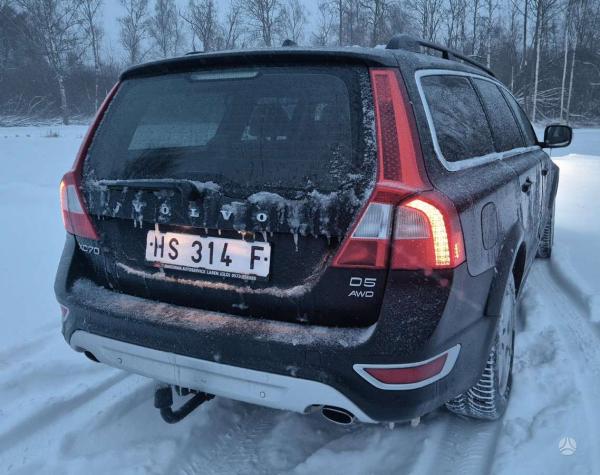 Melns Volvo XC70 2011 Utena, ar dzinēja tilpumu 2.40 L un nobraukumu 291 tūkst. km par 8250 €, foto 8 vietnē AUTOMOTO.COM.LV