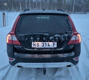Black Volvo XC70 2011 in Utena, with an engine capacity of 2.40 L and mileage of 291 thousand km for 8250 €, photo 11 on AUTOMOTO.COM.LV