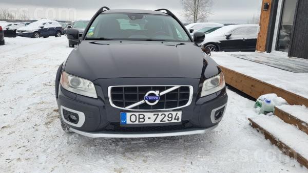 Melns Volvo XC70 2011 Rīga, ar dzinēja tilpumu 2.40 L un nobraukumu 317 tūkst. km par 8350 €, foto 2 vietnē AUTOMOTO.COM.LV
