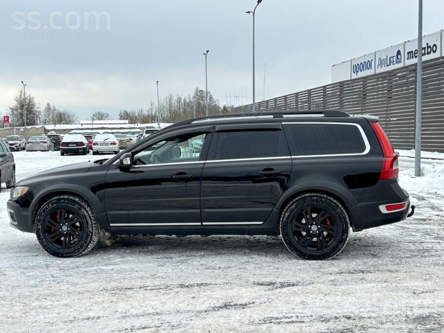 Black Volvo XC70 2011 in Riga, with an engine capacity of 2.40 L and mileage of 307 thousand km for 7900 €, photo 2 on AUTOMOTO.COM.LV