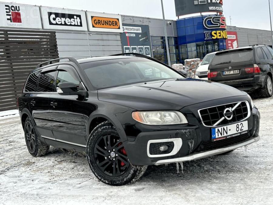Black Volvo XC70 2011 in Riga, with an engine capacity of 2.40 L and mileage of 307 thousand km for 7900 €, photo 8 on AUTOMOTO.COM.LV