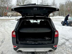 Black Volvo XC70 2011 in Riga, with an engine capacity of 2.40 L and mileage of 307 thousand km for 7900 €, photo 11 on AUTOMOTO.COM.LV