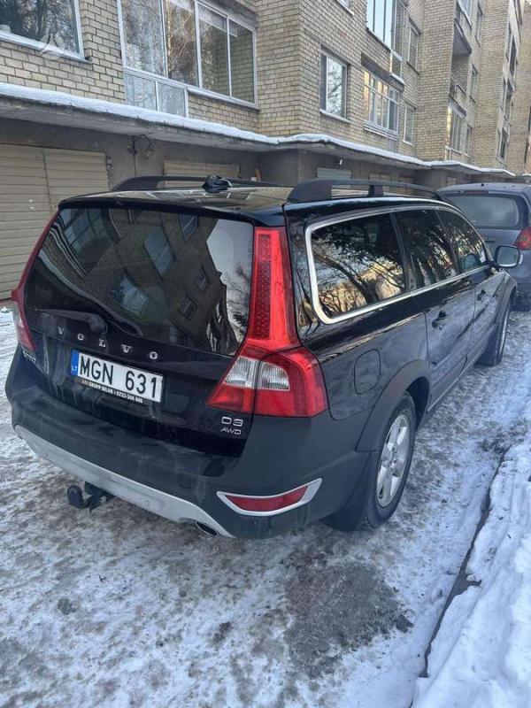 Black Volvo XC70 2011 in Kaunas, with an engine capacity of 2.40 L and mileage of 349 thousand km for 6500 €, photo 6 on AUTOMOTO.COM.LV